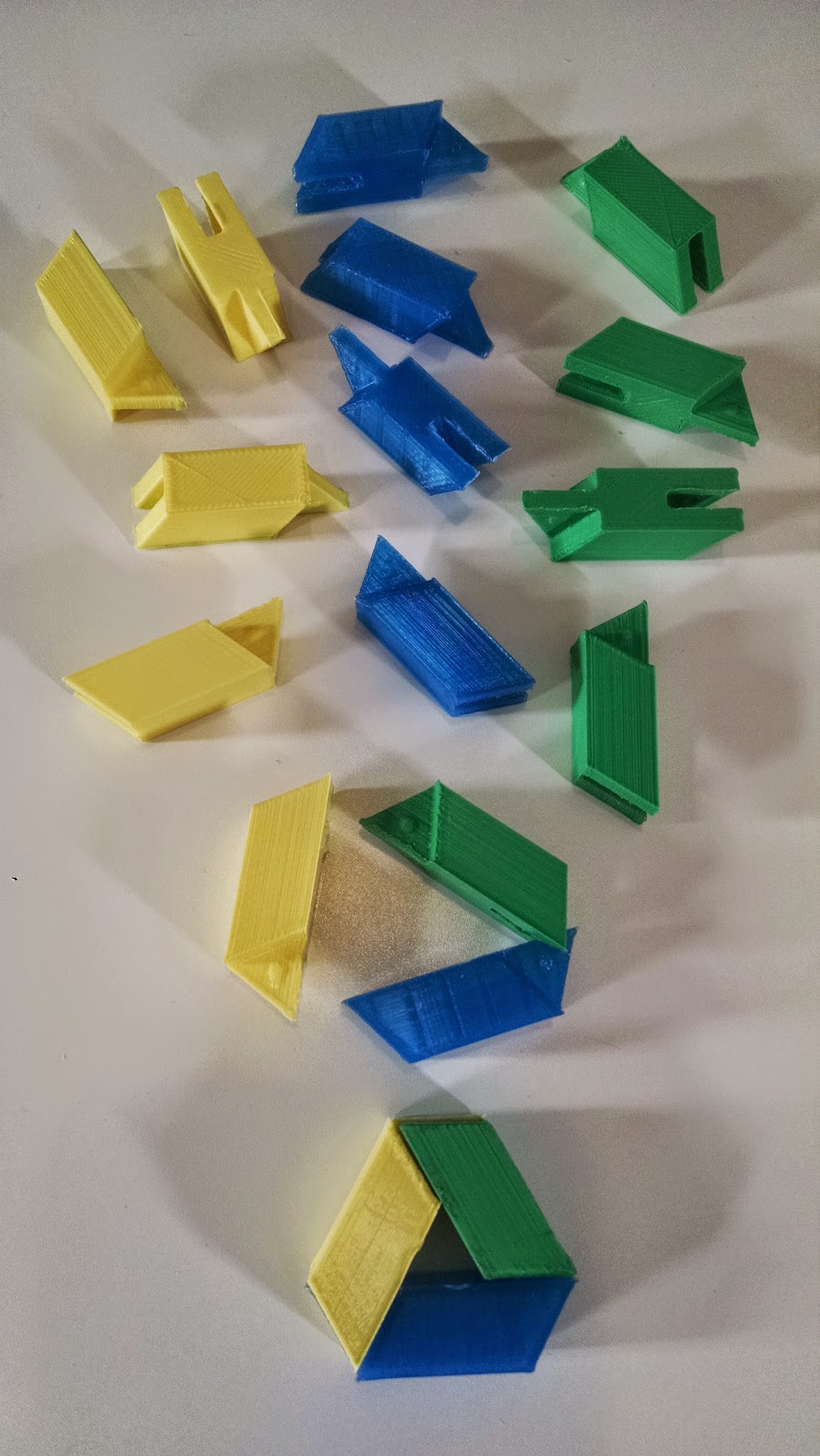 Maker Club: Multi-Color 3D Printing Using Snap Together Parts