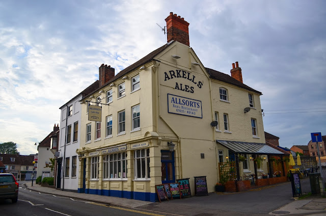 Pubs: Then & Now: Kennet & Avon Canal - Part III (Pewsey Wharf to Newbury)