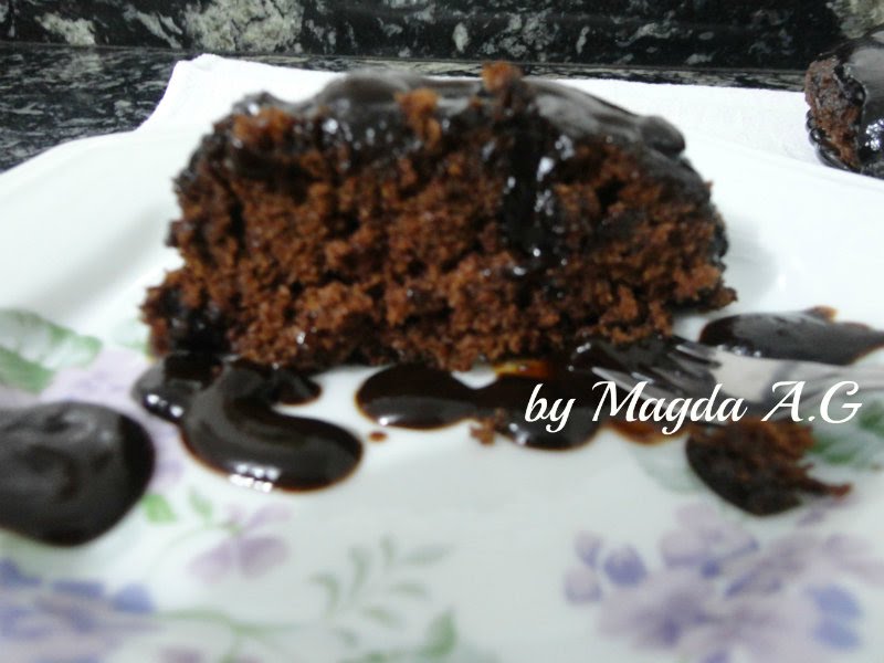 Bolo de chocolate assado com a própria calda: Magda A.G. - Espaço das ...