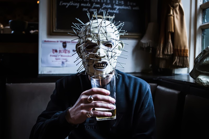 Monsieur Robot - Halloween Special: A Day In The Life Of Pinhead ...