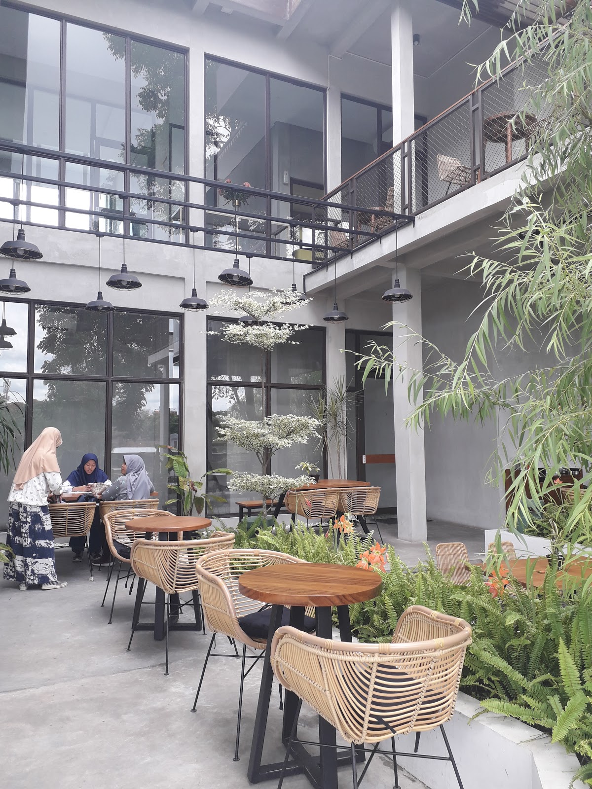 [Jajan] Good Bye Paceklique Week, Jajan Glamor di Estuary Cafe - Cerita ...