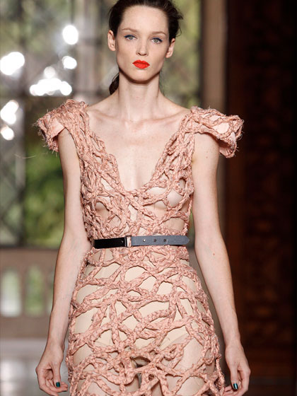 La Moda Es Rosa Juan Pedro L pez Muy Sexy En La 080 Barcelona Fashion la-moda-es-rosa-juan-pedro-l-pez-muy-sexy-en-la-080-barcelona-fashion