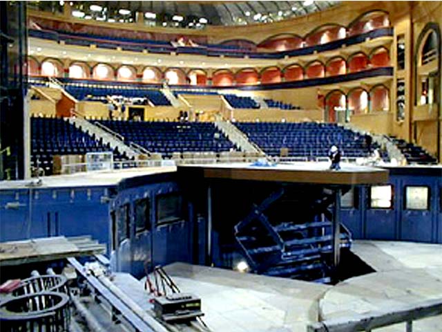 Custom Lifting Equipment News: Underwater Stage Lifts Engineered to ...