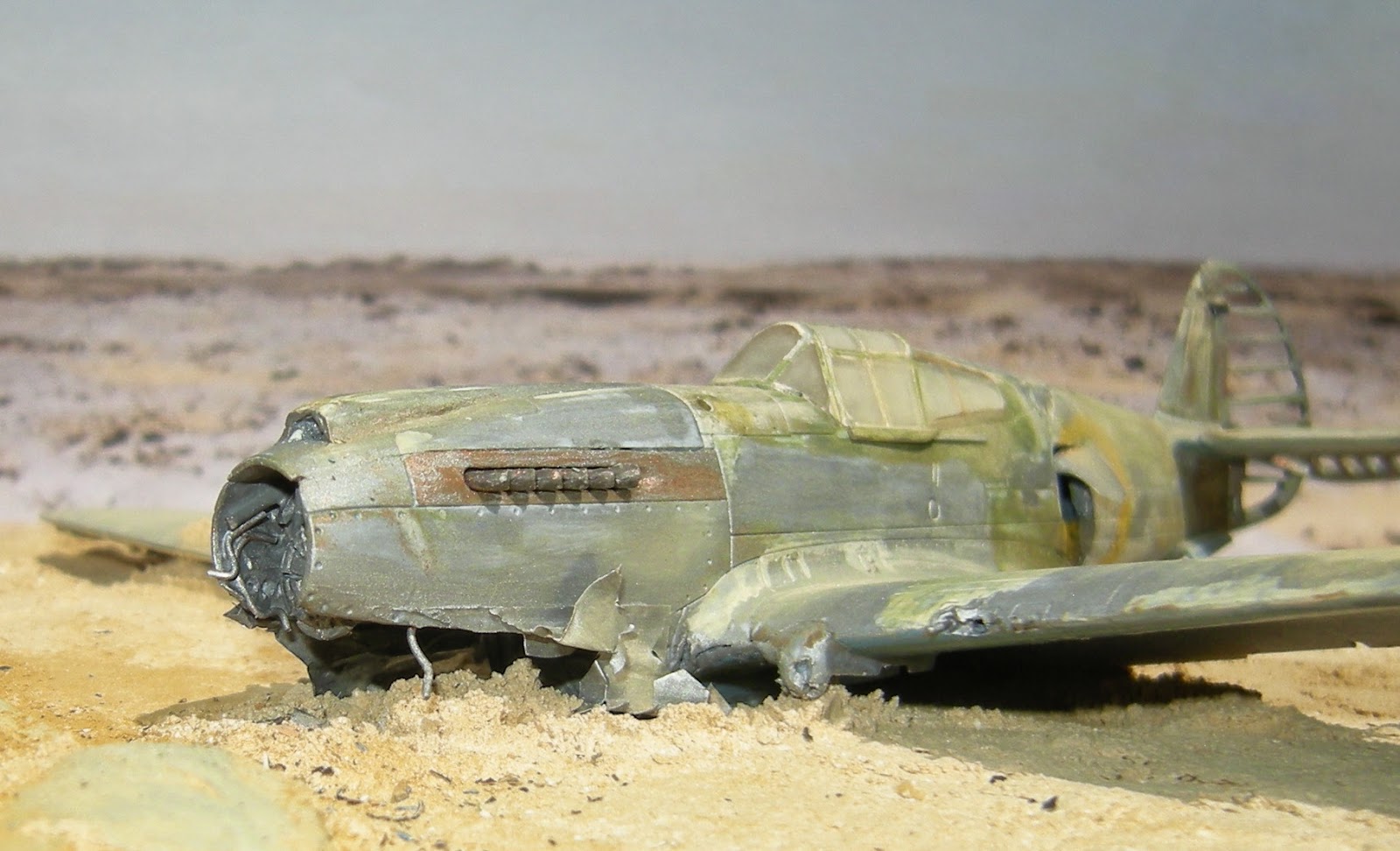 1/72 Scale Kits & Diorama: P-40 HS-B Desert Crash