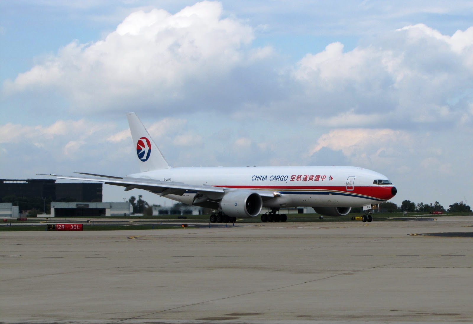 The Aero Experience: First China Cargo Boeing 777F Arrives at Lambert ...