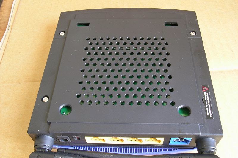 電算機孝行: Linksys WRT150N へ JTAG アクセスと Tomato のインストール