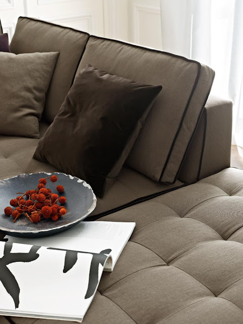 MY MAGICAL ATTIC: B & B ITALIA MAXALTO LUCREZIA SOFA DESIGN BY ANTONIO ...