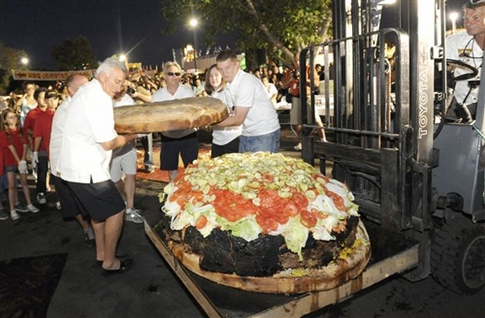 Pix Grove: World's Largest Burger