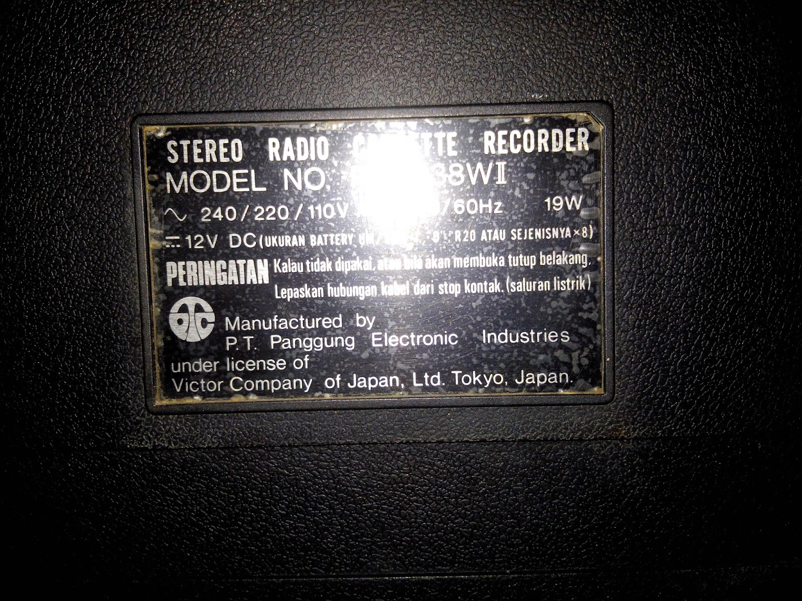 Sulistyo Antik: JVC RC- 838 W II Stereo Radio Cassette Recorder