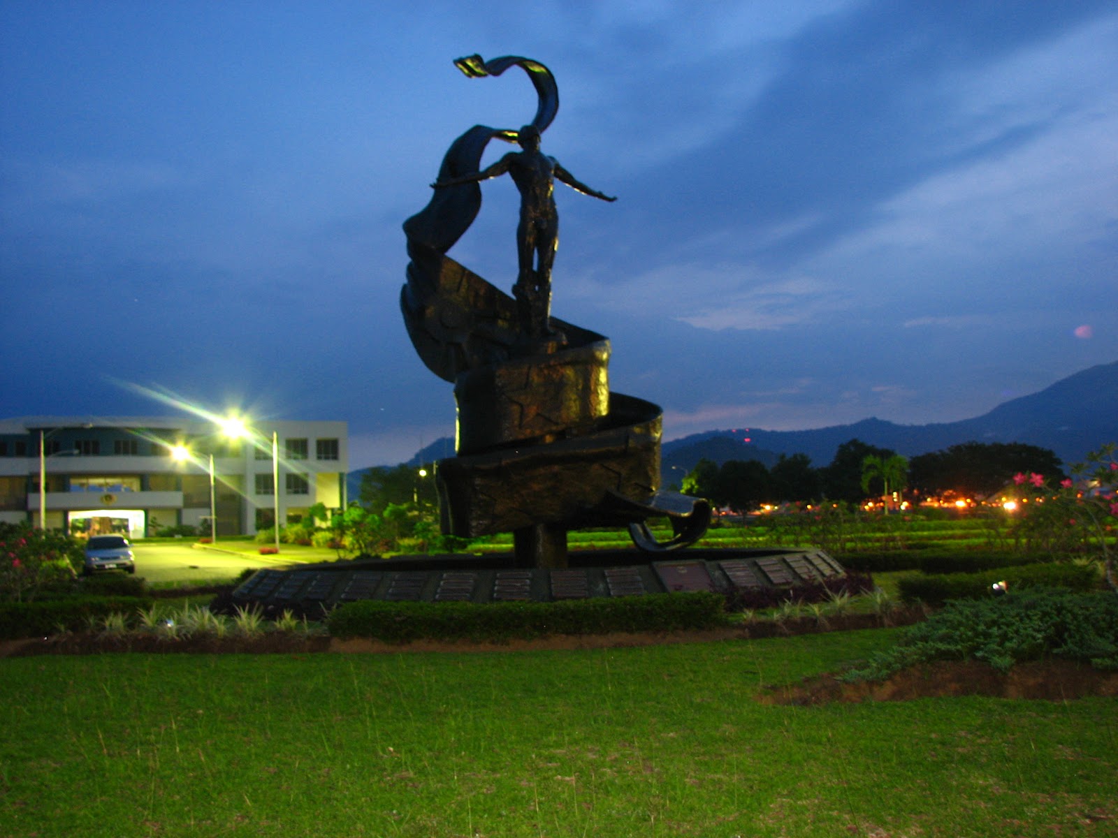 Connecting: Seen Oble at UPLB Lately?