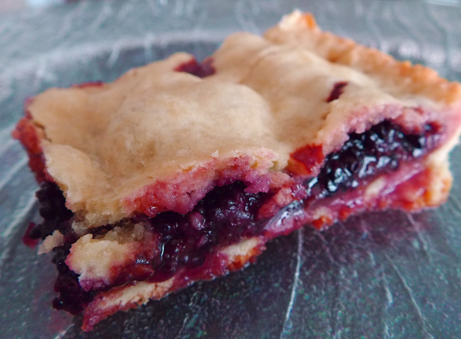 GATEAU GAGA - Love cakes: Tourte au chocolat et fruits rouges