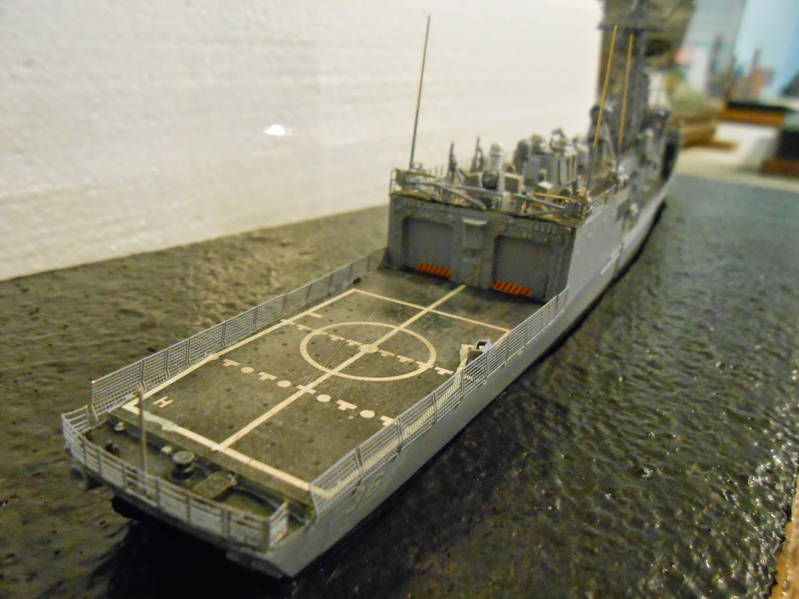 The U-Boat Yard: FFG-36 Railings Complete!