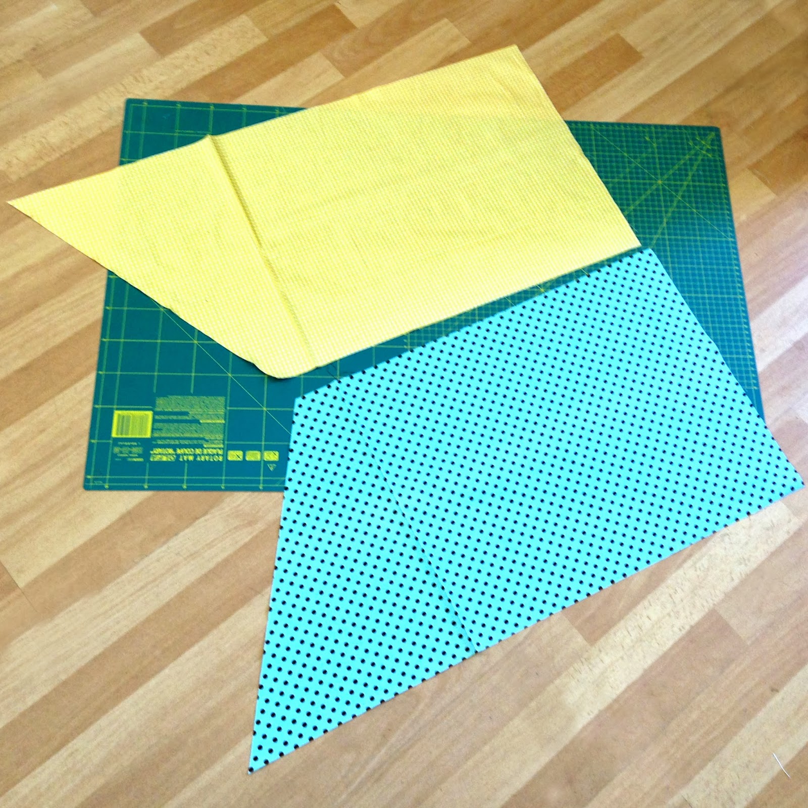 The Eternal Maker Crafts: Little House Playmat Sew Along - Week One