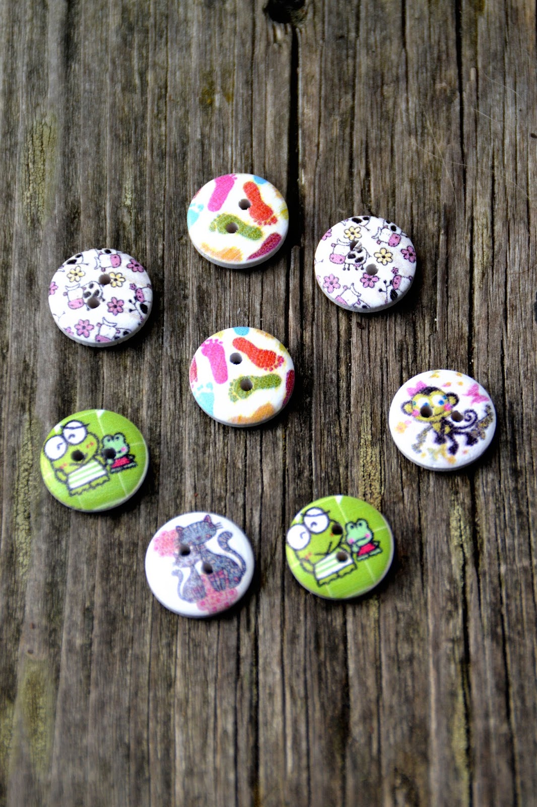 Välkommen till bloggen Stickning och Virkning: Fina knappar