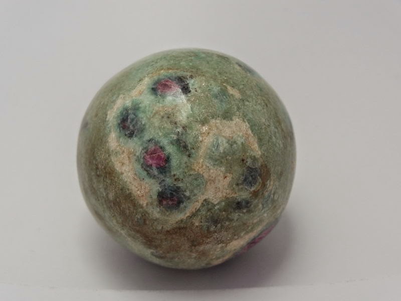 Crystals and Gemstones: Ruby Zoisite / Ruby in Zoisite Healing Properties