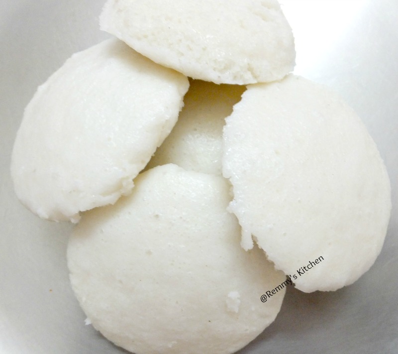 Remmy's Kitchen: Idly with rice rava / Idly with idly rava