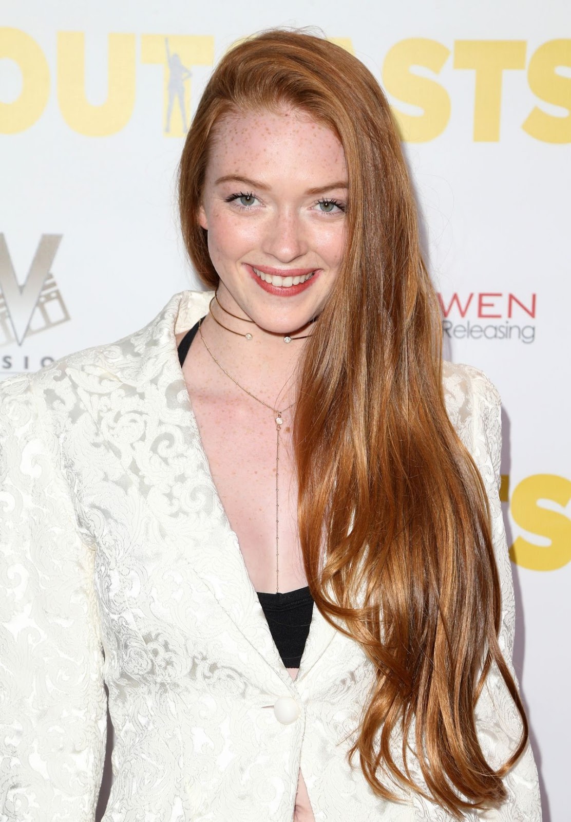 Starlet Arcade: Larsen Thompson