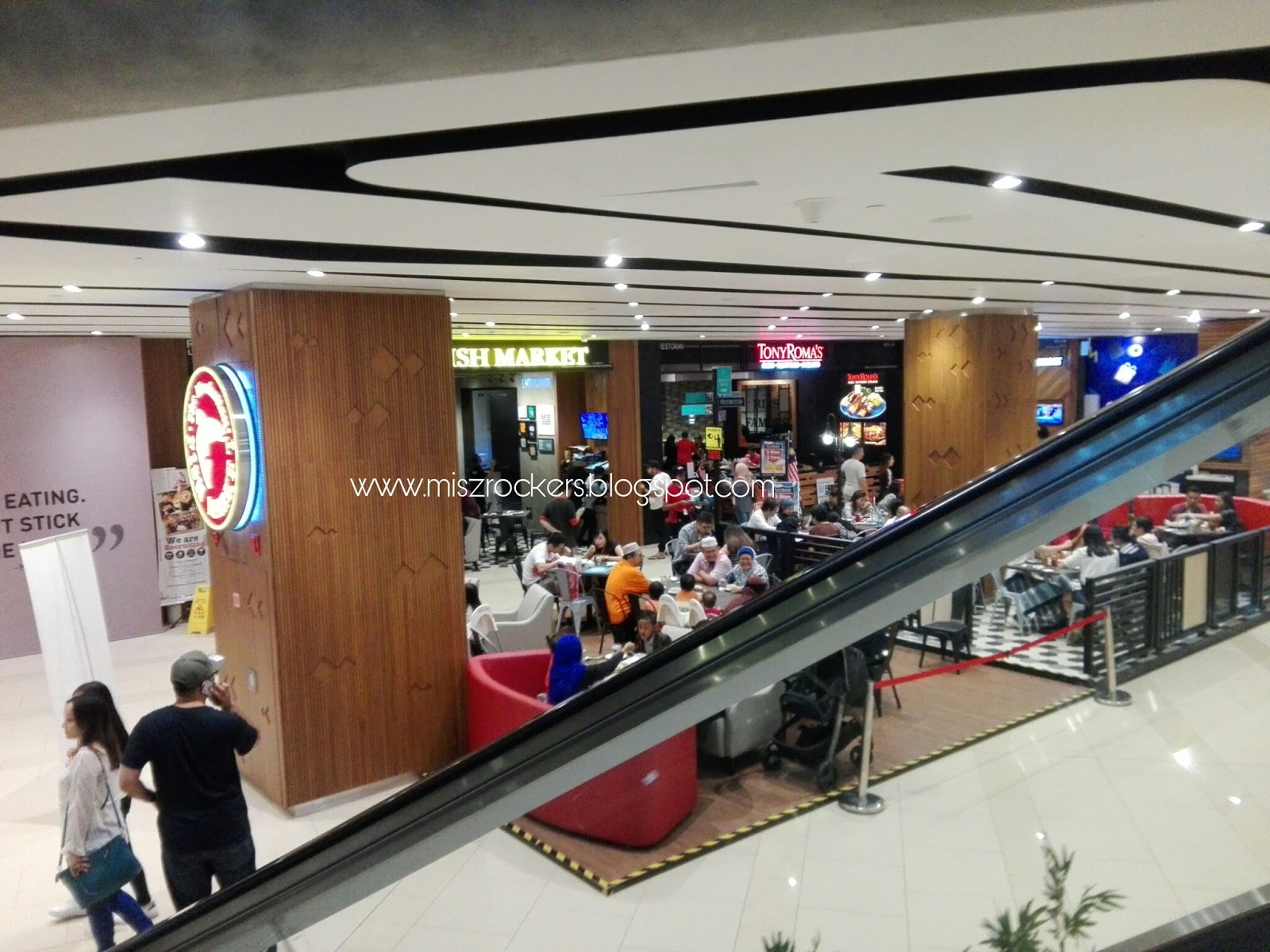 MELAWATI MALL, SHOPPING MALL BARU, SEMUA ADA | Ceritera Si Gadis Biru