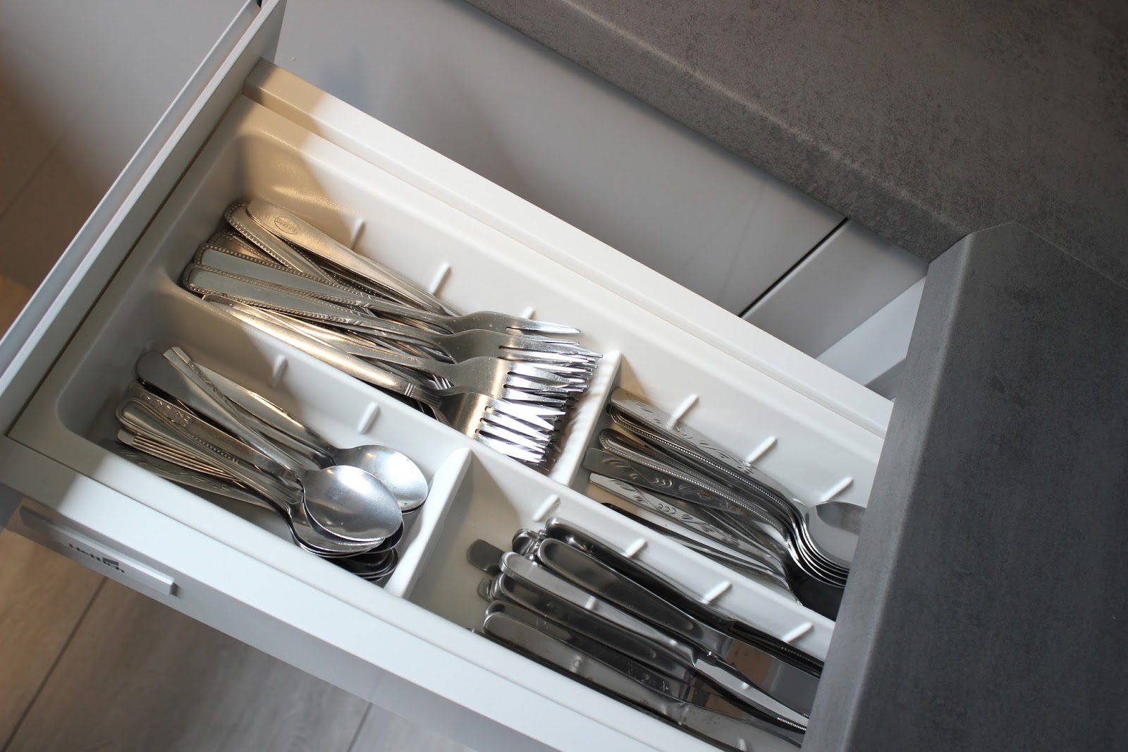 BENO: Blat Egger Chromix antracyt