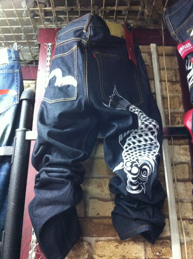 LESLIE LIM: JEANS EVISU DESIGN KOI PUTIH RM99