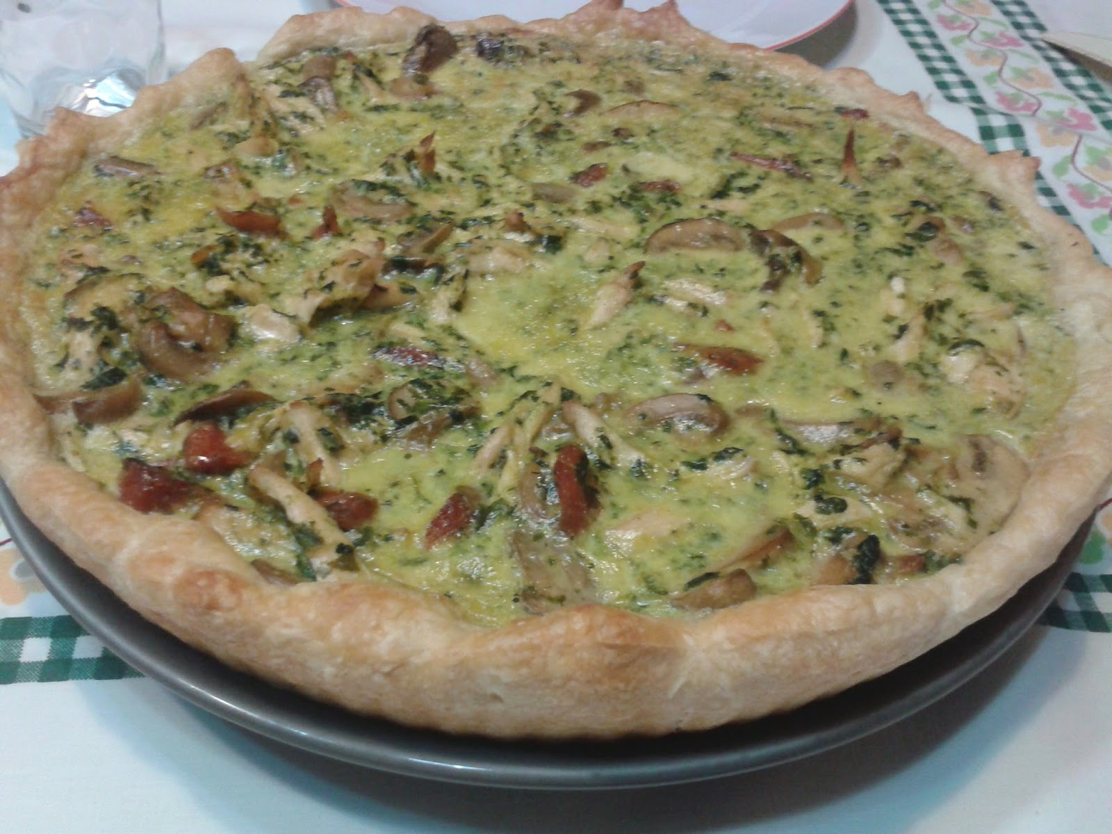 Sabores Autênticos: TARTE SALGADA DE FRANGO E ESPINAFRES