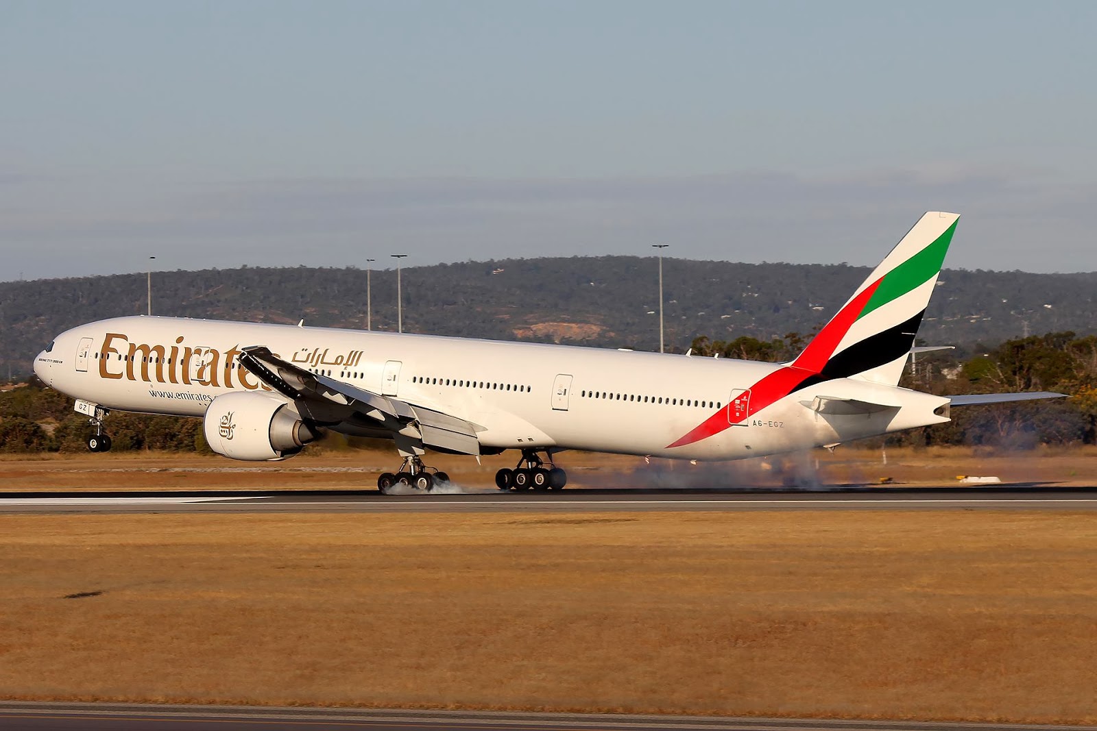 Perth Airport Spotter's Blog: Emirates B77W A6-EGZ EK420 'Go-Around ...
