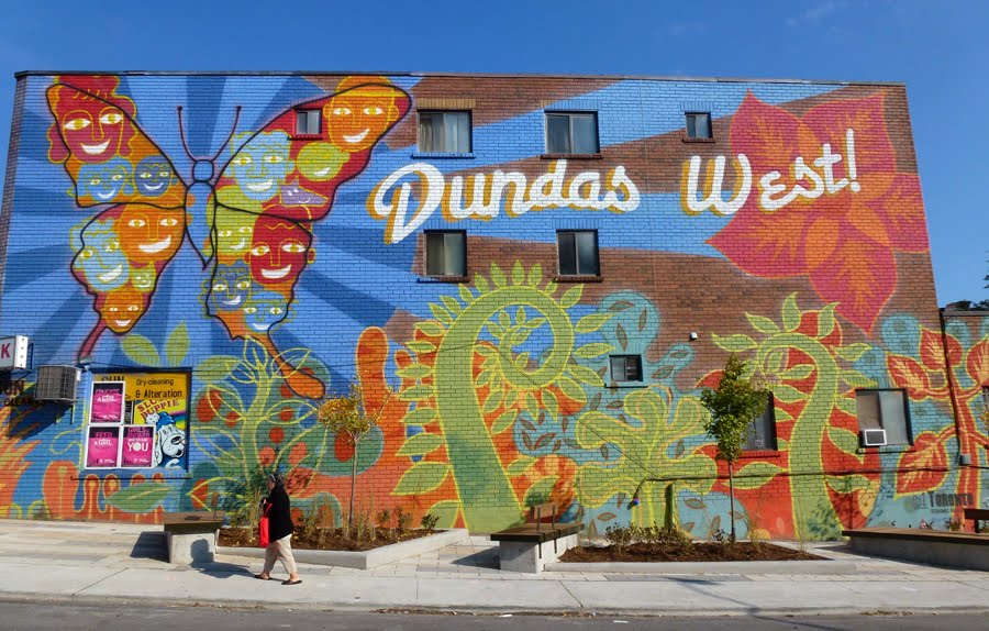 Occasional Toronto: Dundas West Mural
