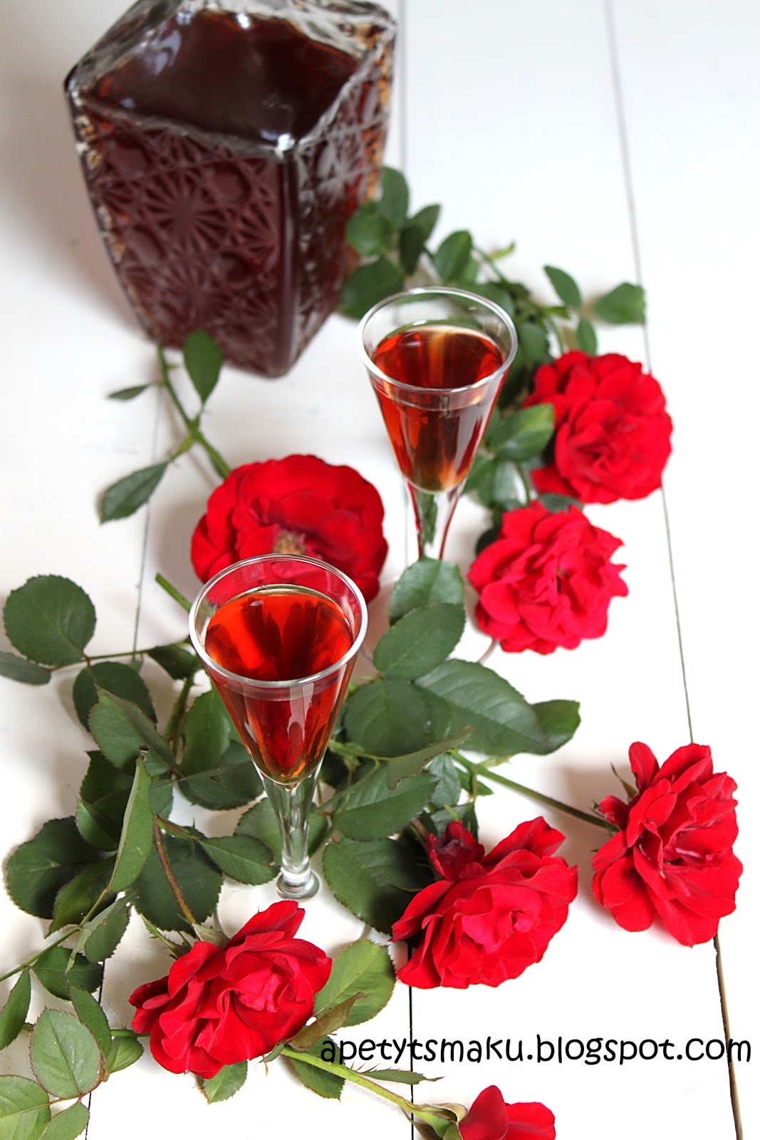 Apetyt Smaku!: Nalewka Różana