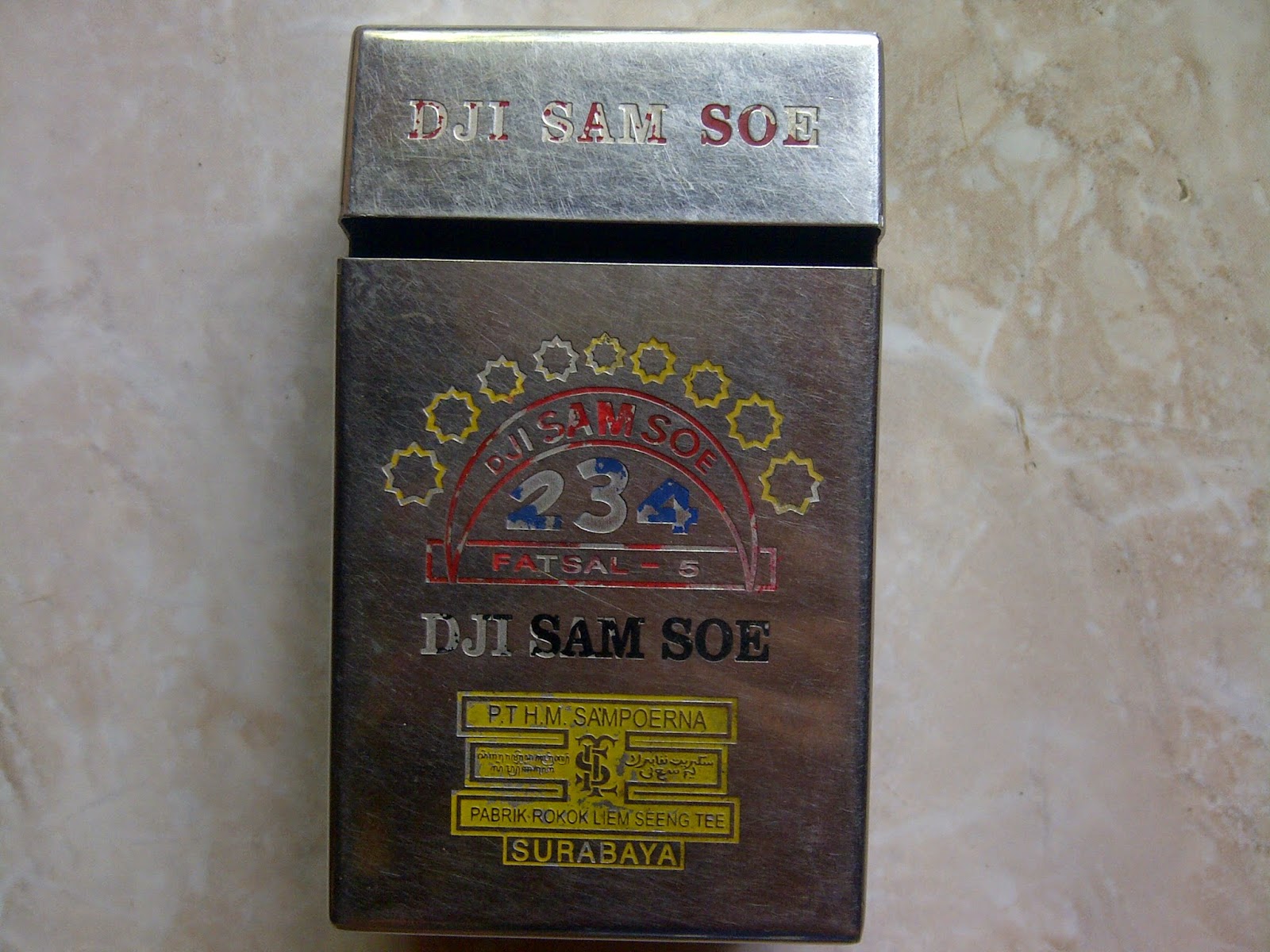 Koleksi Antik Anggoro Solo: Kotak Rokok Dji Sam Soe