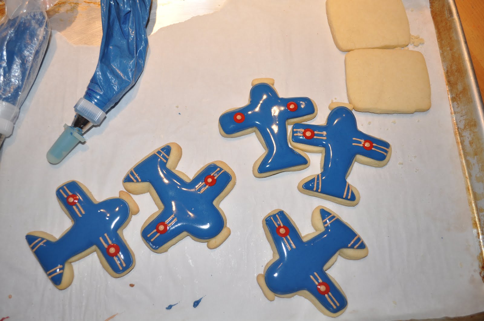 How to make a Vintage Toy Airplane Cookie – Suz Daily