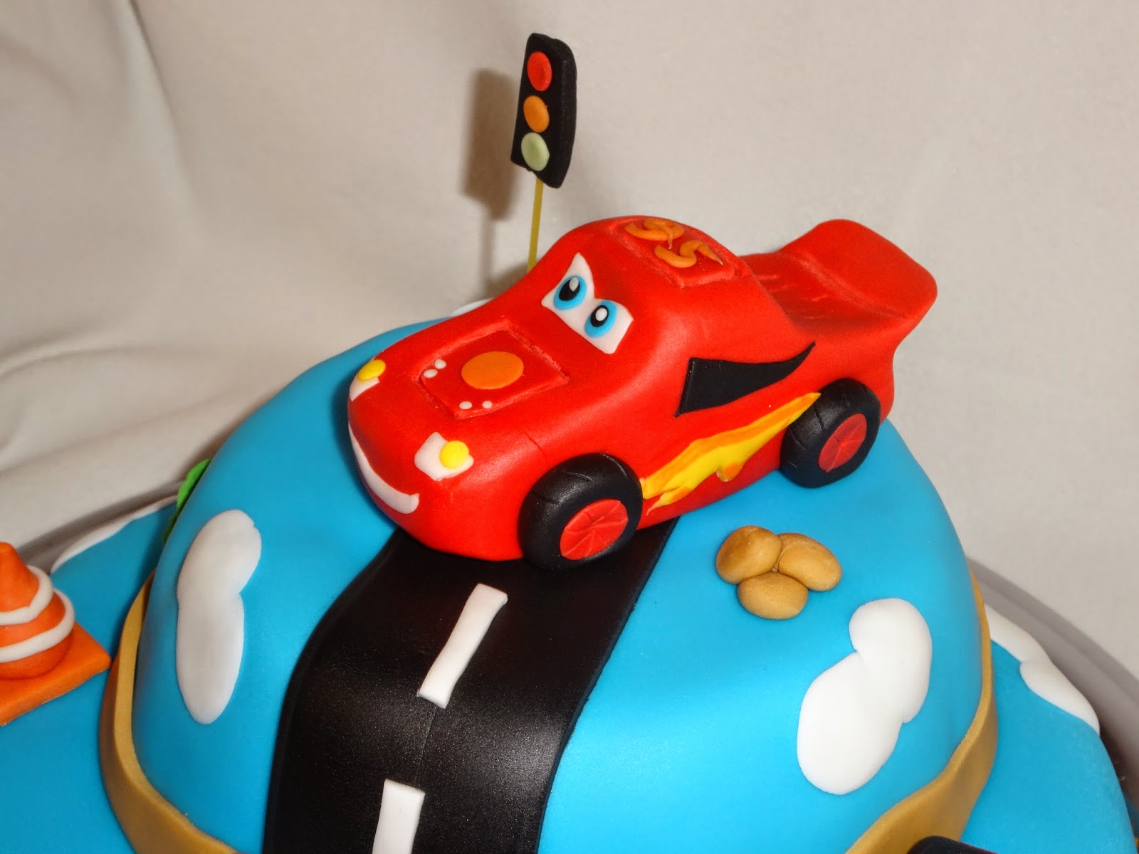 Gâteau Cars en Pâte à sucre