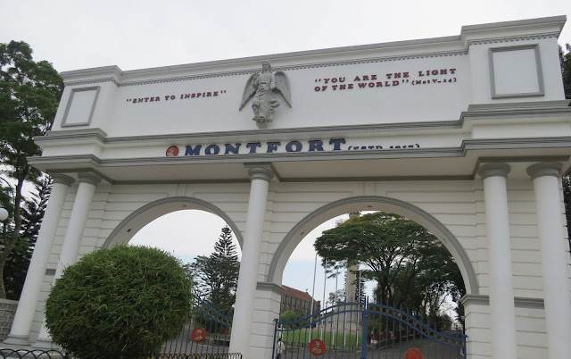 Tamilnadu Tourism: Monfort School, Yercaud