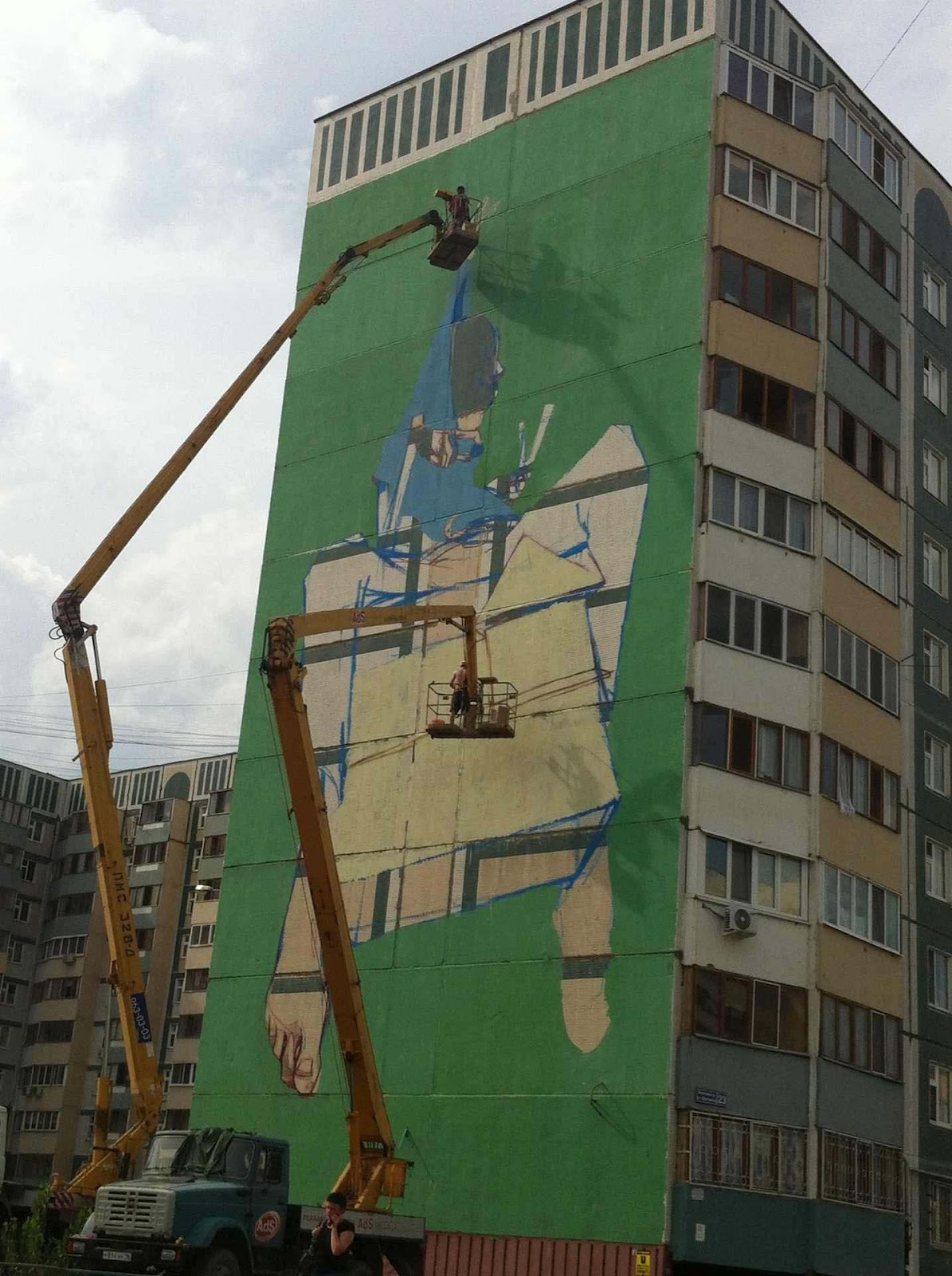 Sainer x Bezt New Mural In Kazan, Russia – StreetArtNews