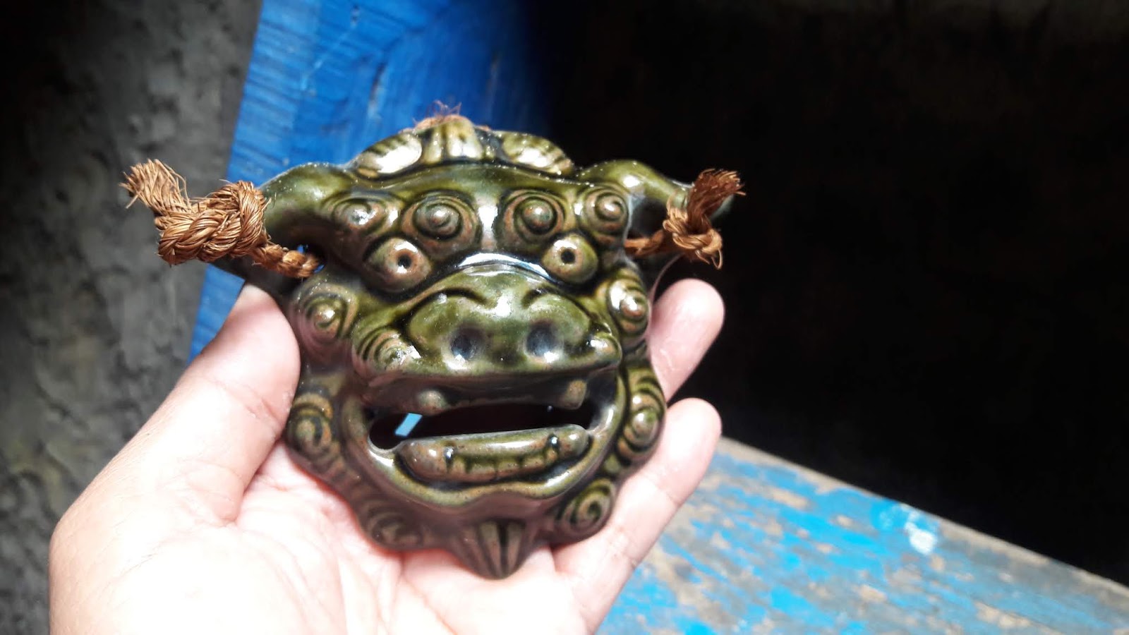 serba vintage: Topeng setan keramik Jepang