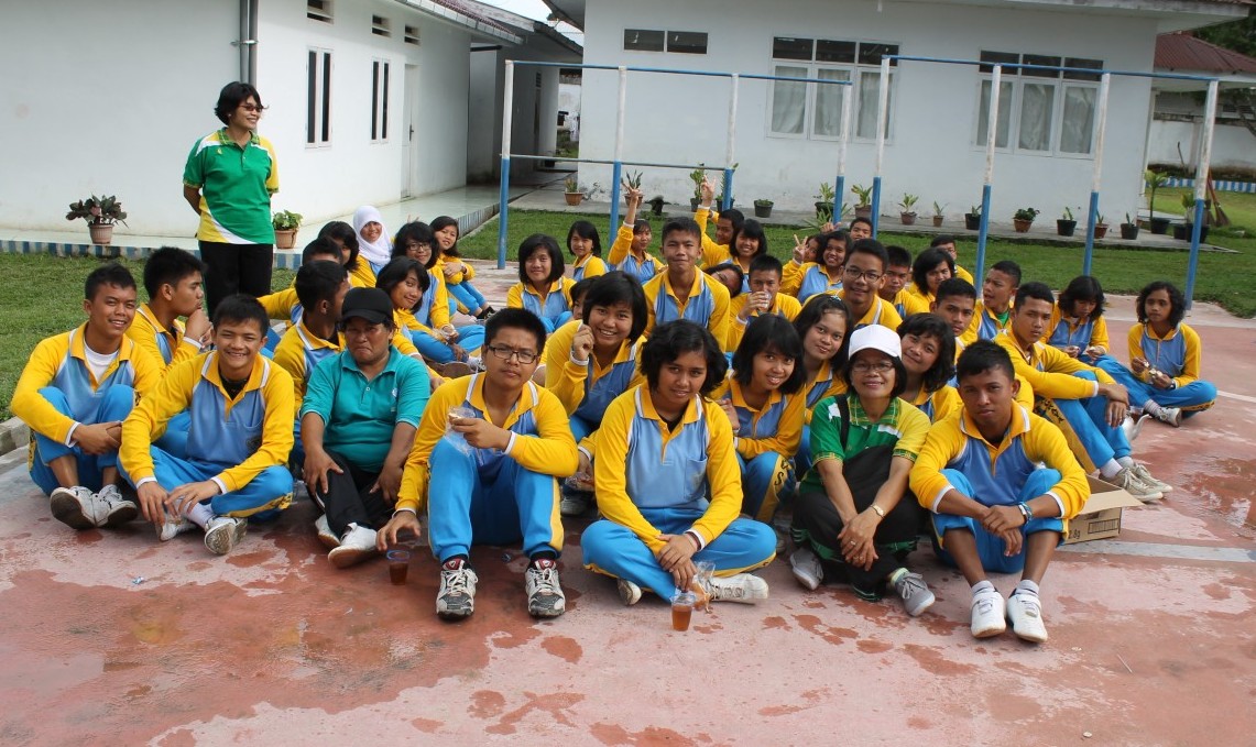 JALAN SANTAI SISWA SISWI DENGAN GURU DAN PEMBINA ~ SMA PLUS PMS RAYA