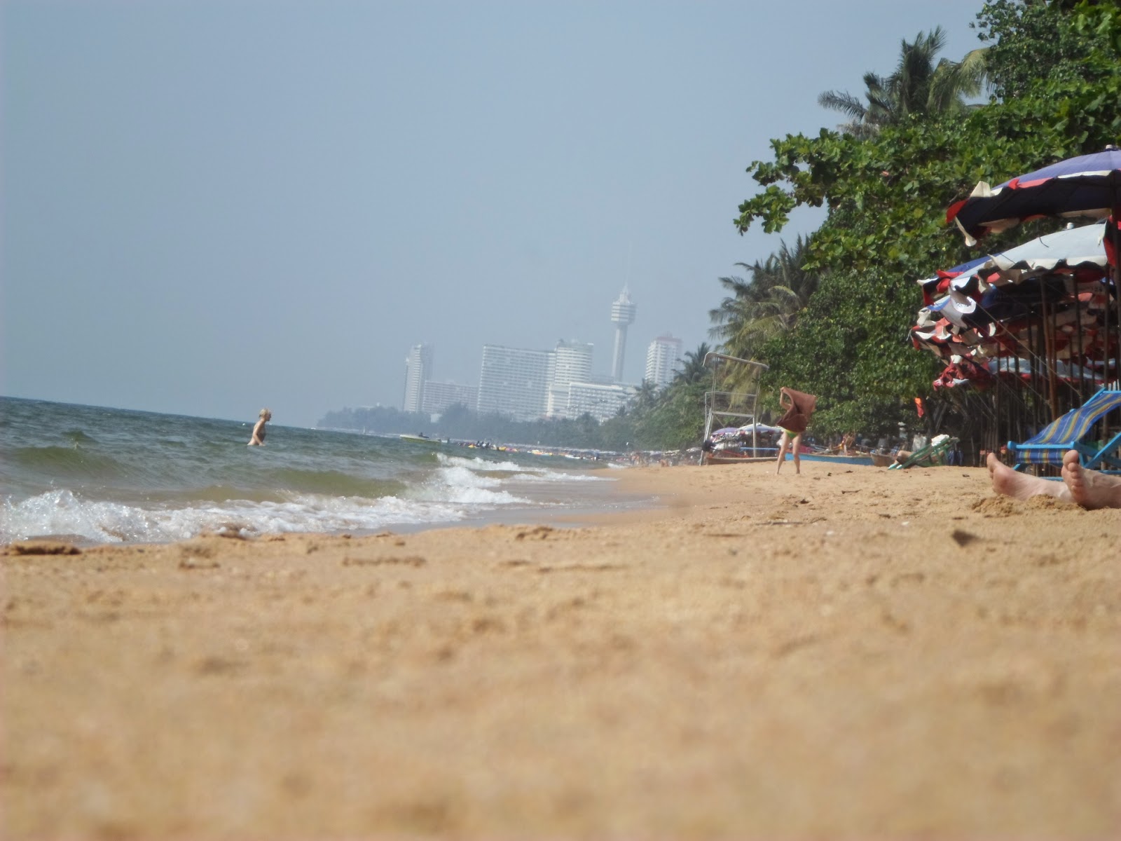 Just Jomtien: Scorching Hot Jomtien Beach