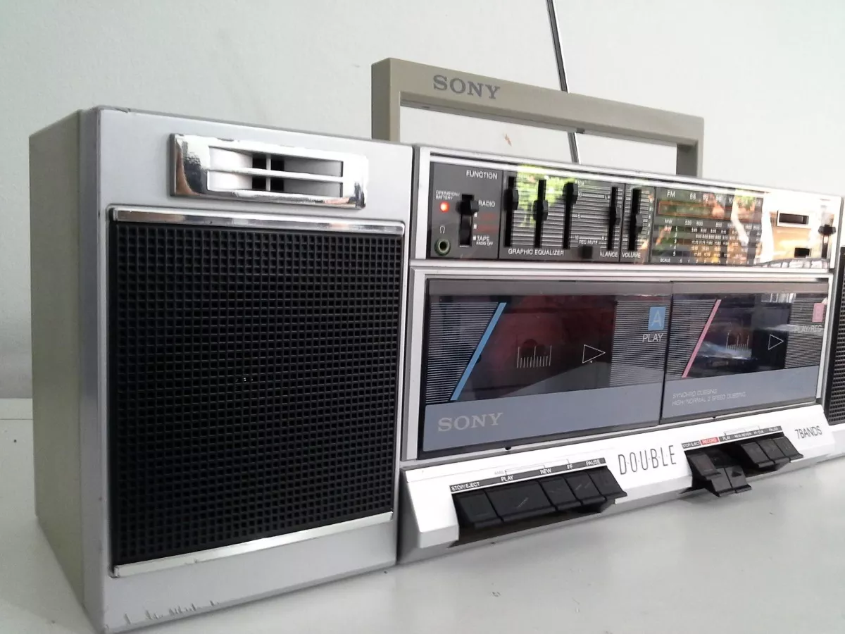 É da sua época?: [1980] Radio Gravador Sony Cfs W400 7 Bandas Short Wave