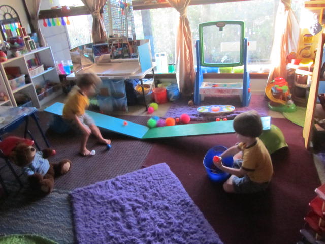 Homeschool and Light Tables: The Amazing Eebee