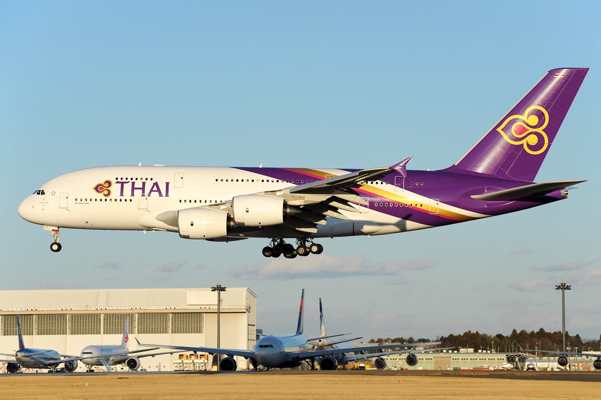 Thai Airways Airbus A380-800 Approaching Low Level Altitude ...