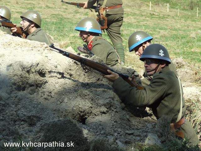 Brushes and Bayonets...: Flames of War Slovakian Infantry trial run...
