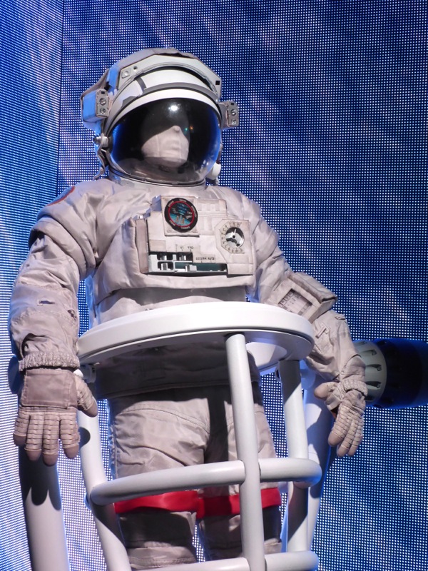 Hollywood Movie Costumes and Props: Gravity Astronaut costumes and ...