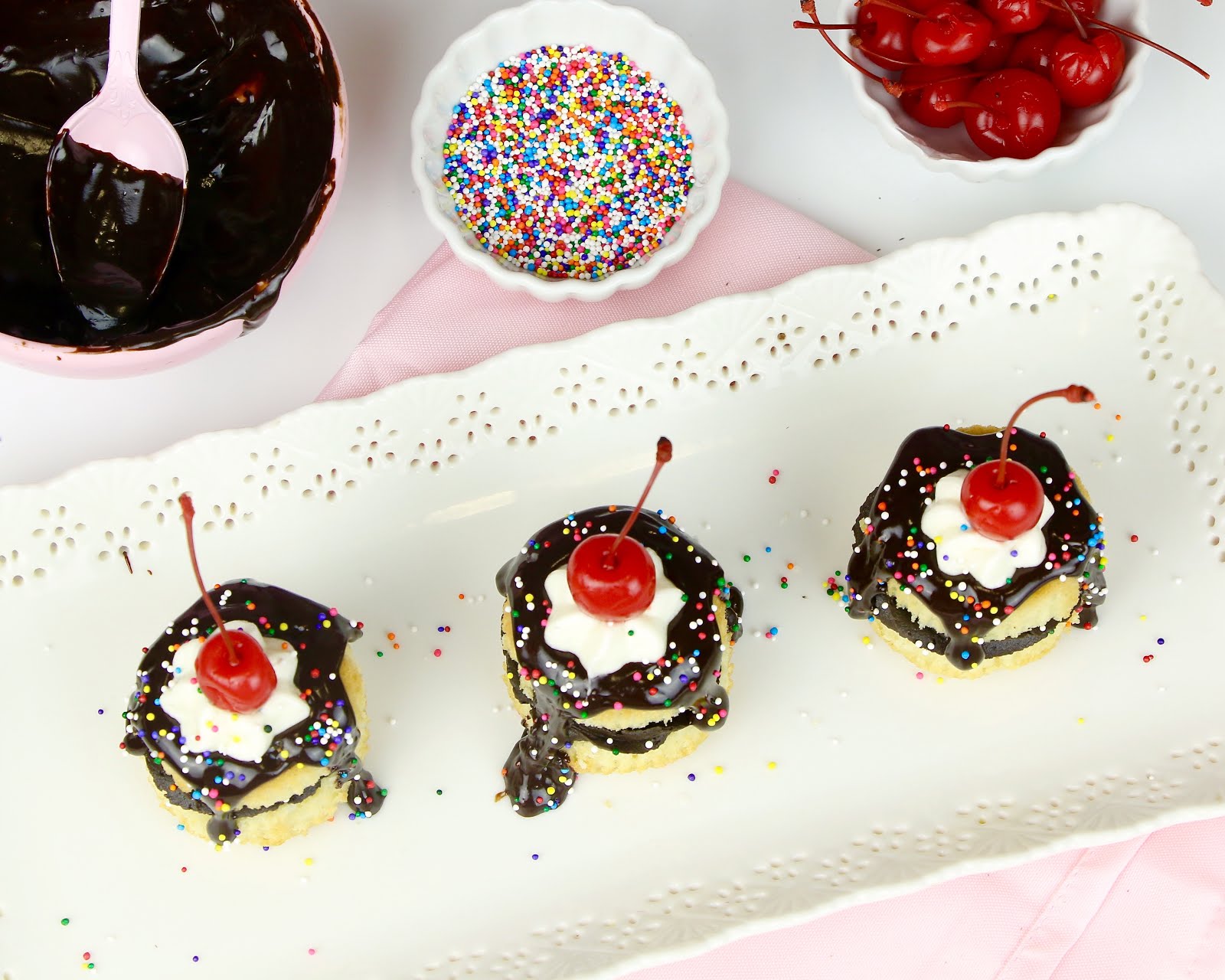 {VIDEO} Mini Layer Cake Cupcakes - The Lindsay Ann