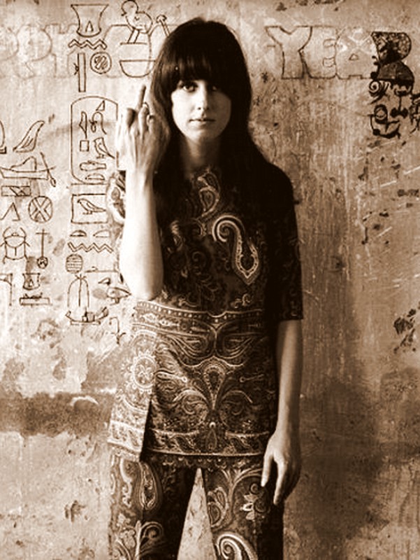 LUNETTES NOIRES: Grace Slick - White Rabbit