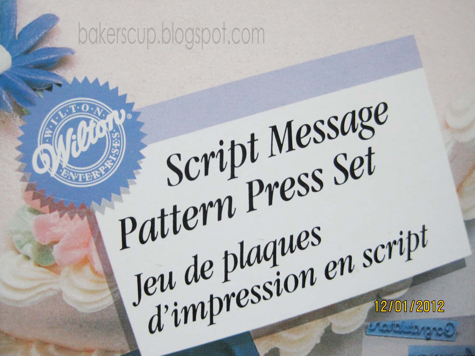 Mommy loves to bake: Wilton Script Message Press Set