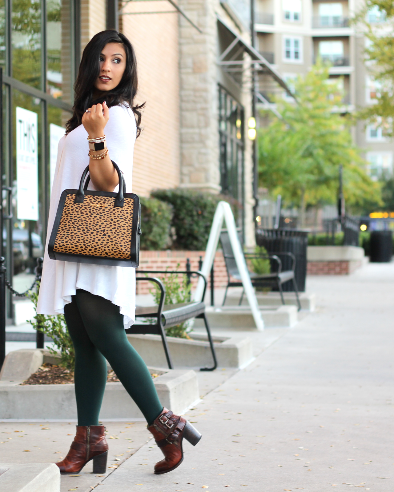 How to wear coloured tights for fall: simplysabrinablog.com ...