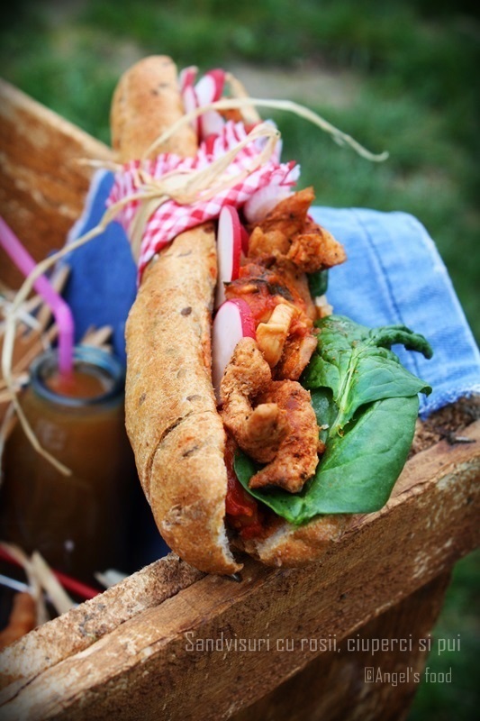 Angel's food: Sandvisuri cu umplutura calda din ciuperci, rosii si ...