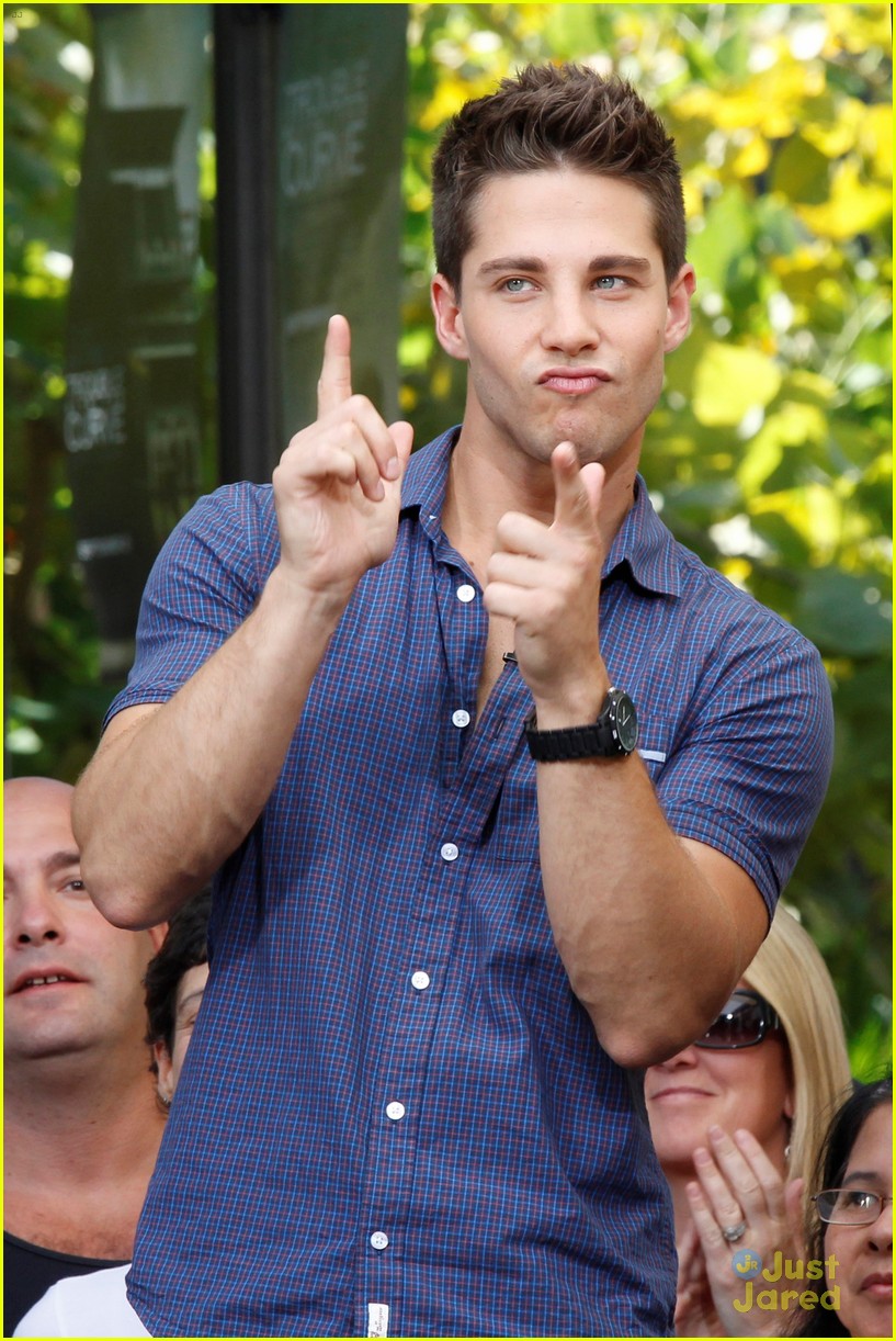 Gossip Journal: Dean Geyer Talks 'Glee' at The Grove!