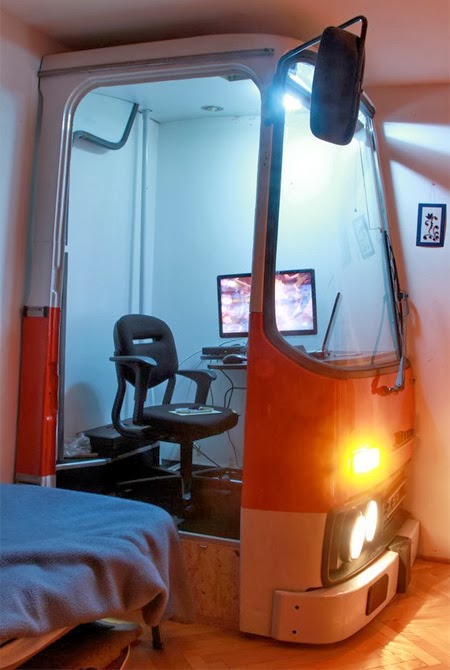 Ikarus Bus Workstation | Gadget Art Design - S7eep