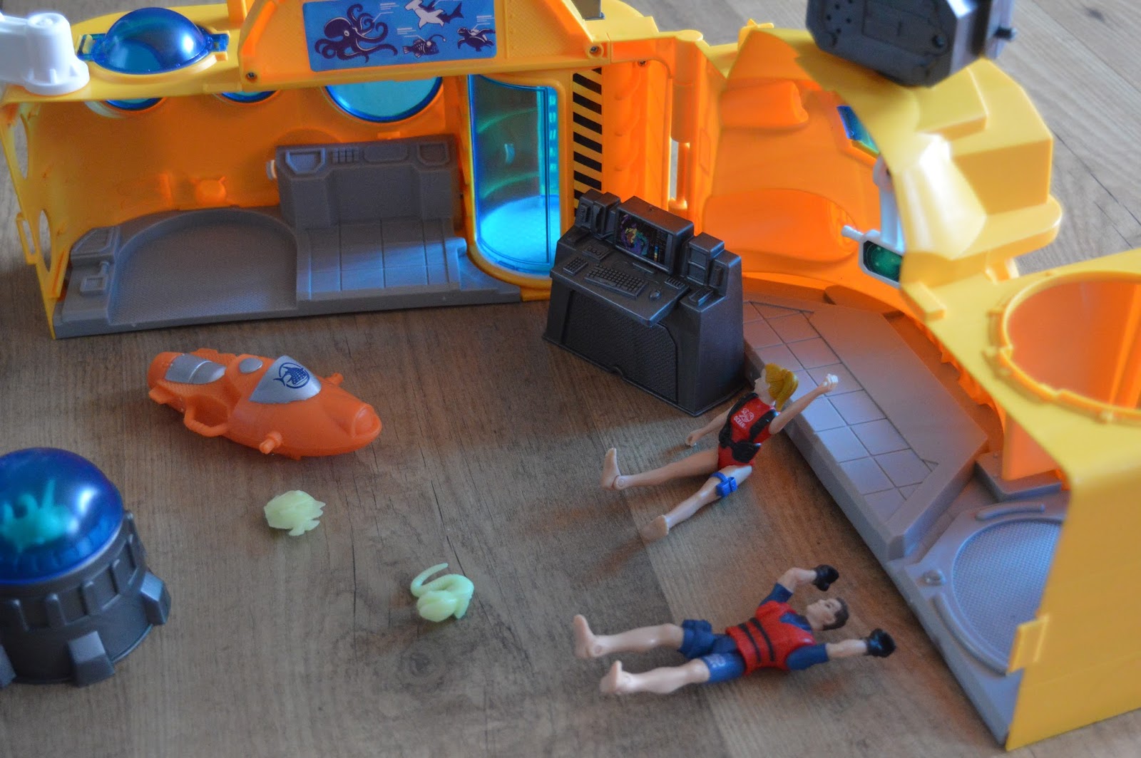 Playdays and Runways: Chad Valley Underwater Rescue Base Review
