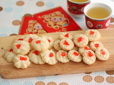 My Kitchen Snippets: Daisy Cookies/Biskut Dahlia